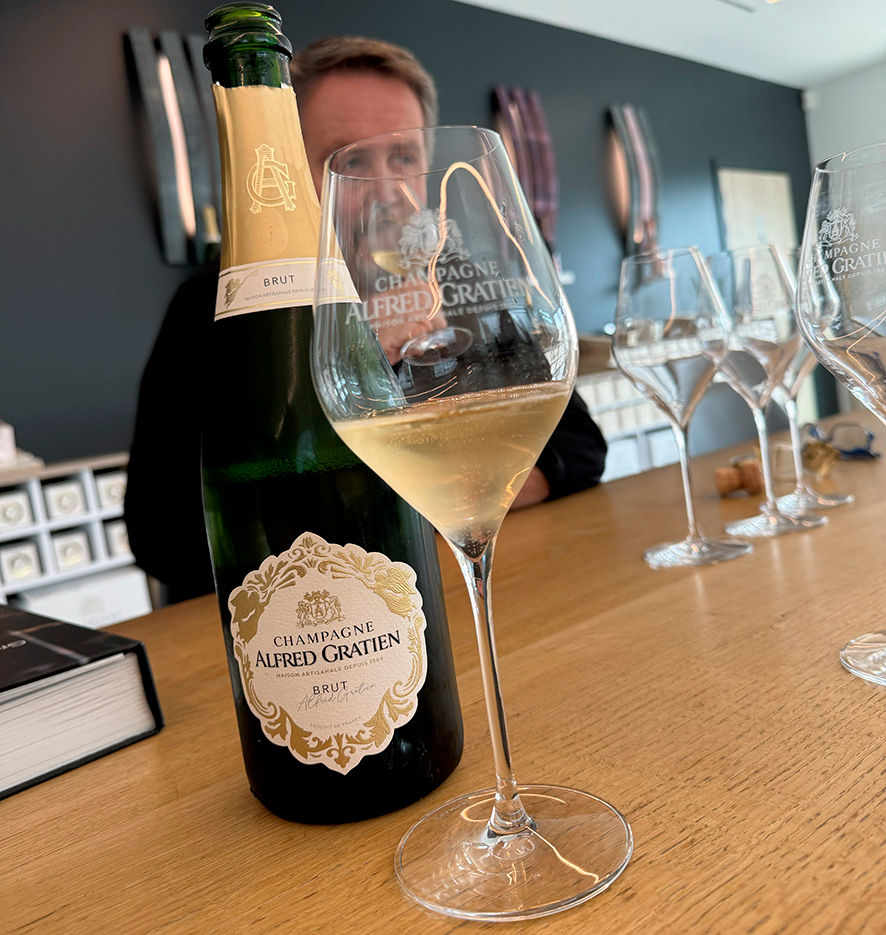 Champagne Alfred Gratien Brut | Recensione di Alberto Lupetti ...